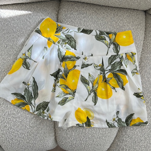 Moon River | Shorts | Moon River Lemon Print Shorts | Poshmark